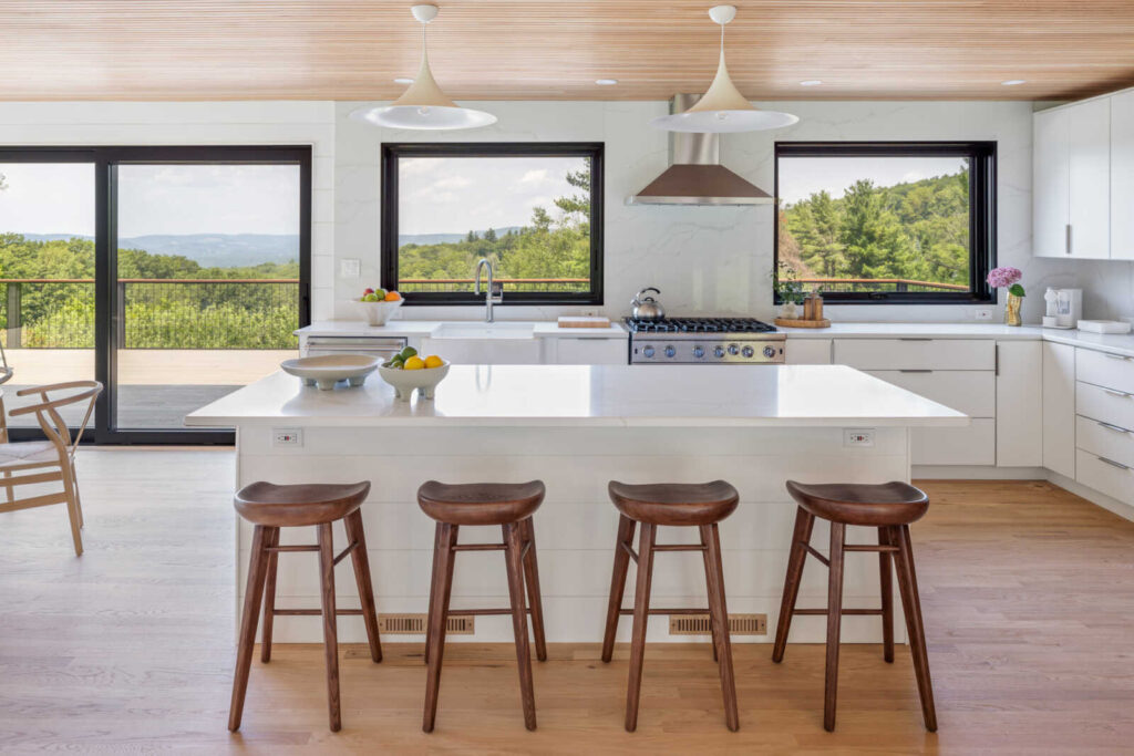 House on Breezy Hill - Rouse + Co Real Estate