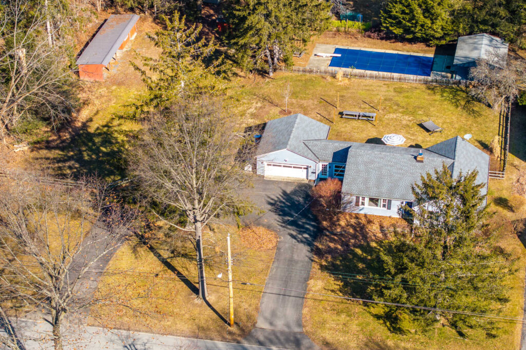 Red Hook Ranch Retreat - Rouse + Co Real Estate