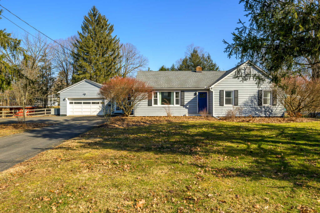 Red Hook Ranch Retreat - Rouse + Co Real Estate